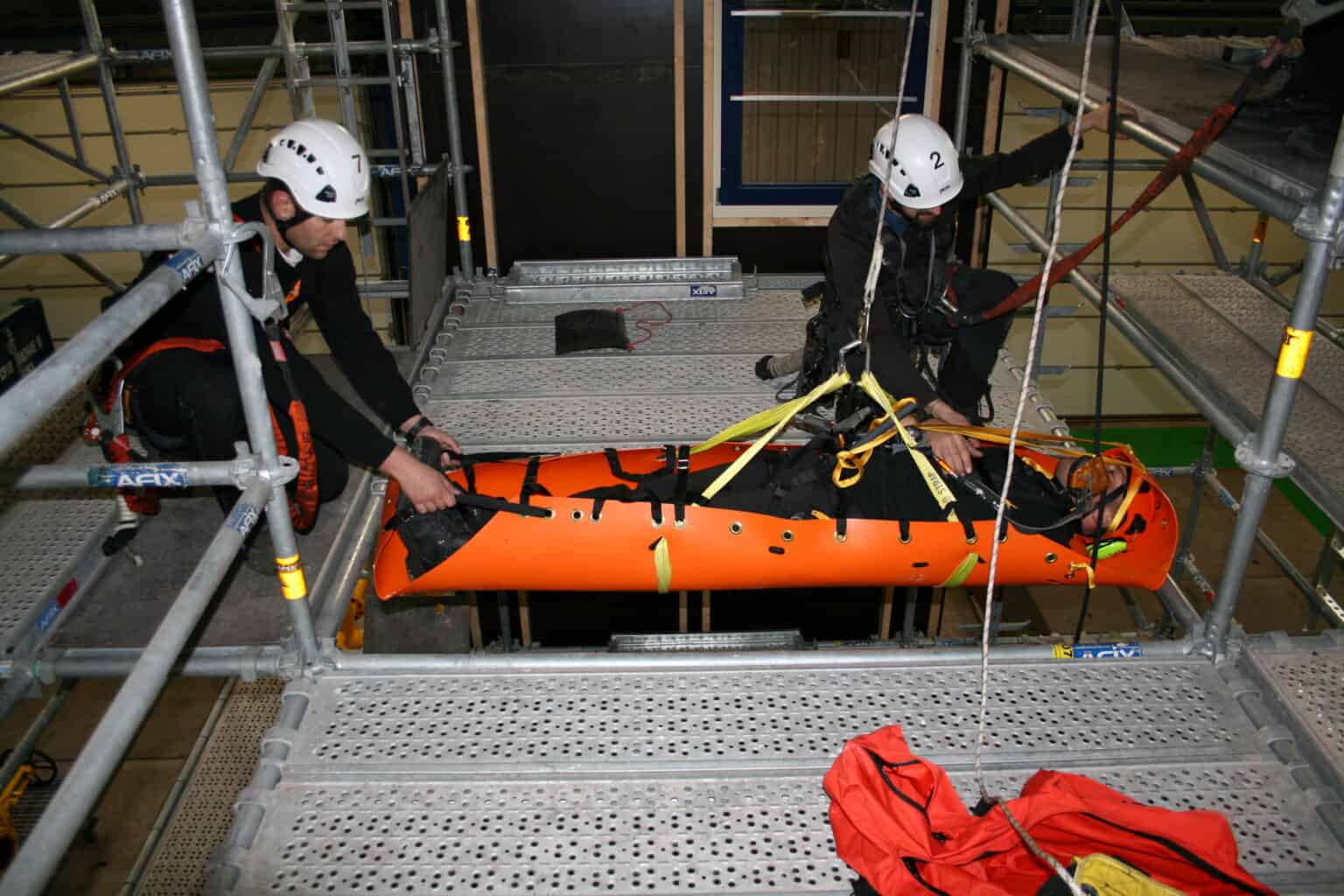 C.R.E.W. - Rope-Access en Rescue-teams- SCAVES Schoonebeek